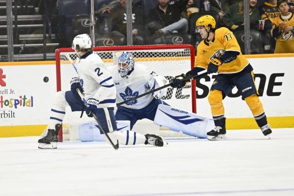 Predators score 3 third-period goals to down Maple Leafs | WGFX-FM