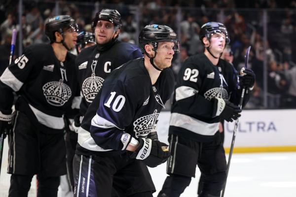 F Corey Perry leaves Kings to deal with illness in family | KCUB-AM