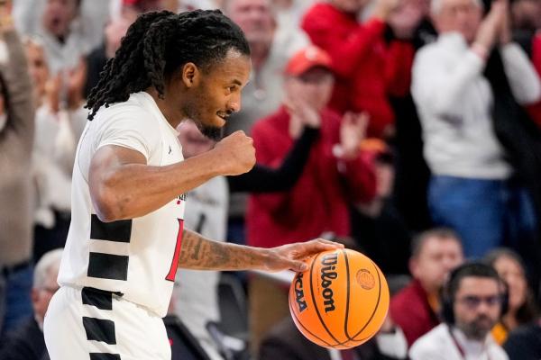 Top 25 roundup: Cincinnati knocks off No. 2 Iowa State, loser of 2 ...